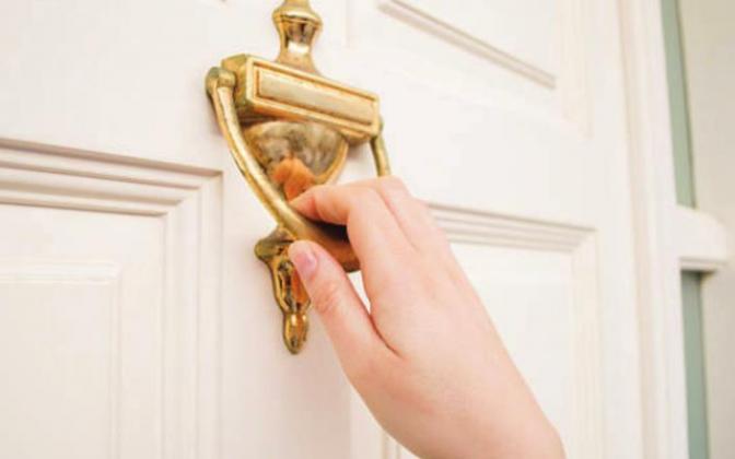 Naked knocker arrested in Lubbock | The Castro County News